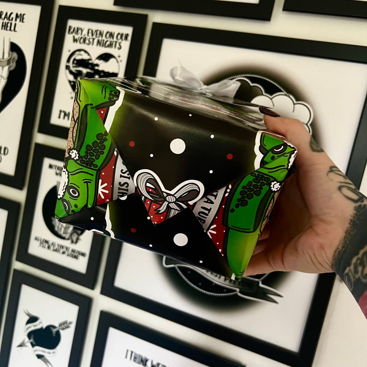This Is Santa Turtle Gift Wrap Set – Forever Emo