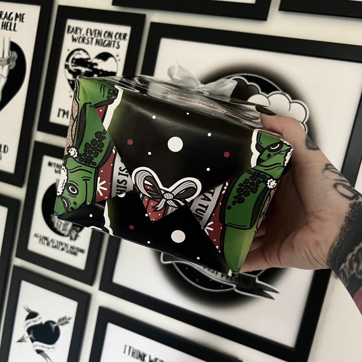 This Is Santa Turtle Gift Wrap Set – Forever Emo